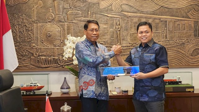 Yasir Machmud Jadi Bagian Sejarah Beroperasinya Kereta Api di Sulsel