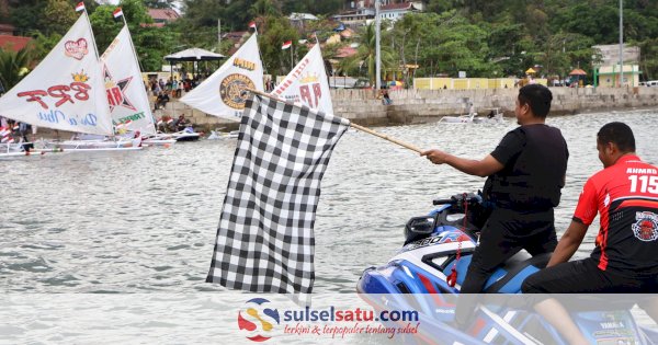 Wali Kota Parepare Tasming Hamid Lepas Lomba Perahu Tradisional Sandeq ...